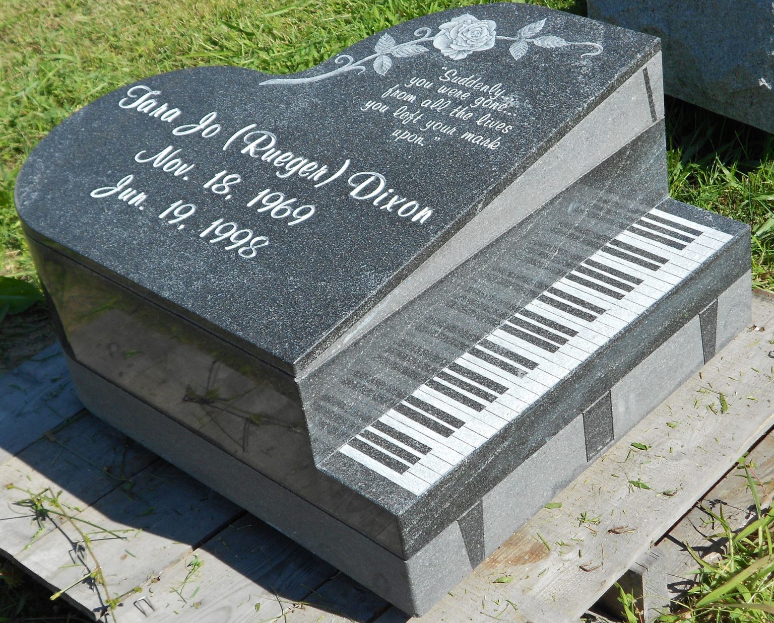 Custom Memorials - Patten's Michigan Monument Company